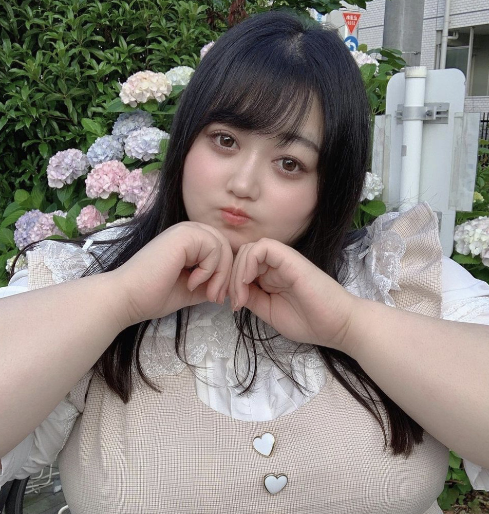 【画像】えみっくす痩せてた頃は橋本環奈に似ている？昔の体重は？ | 気になるet cetera